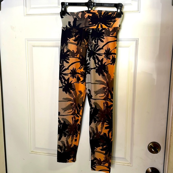 Onzie | Pants & Jumpsuits | Palm Tree Print Yoga Pants | Poshmark